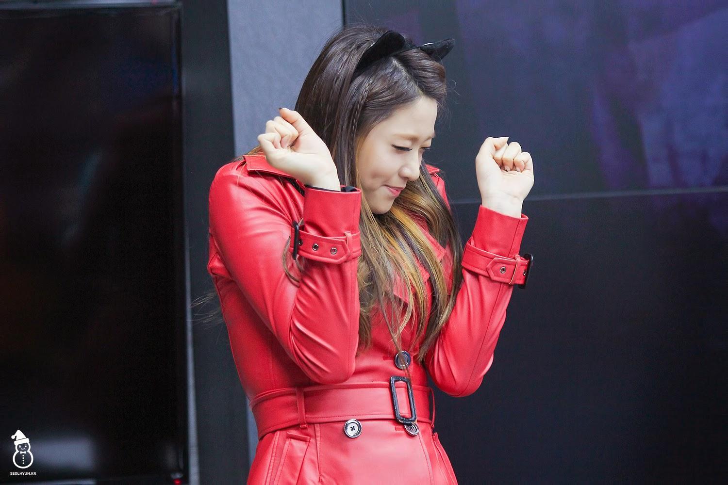 squirmhyun | Scrolller