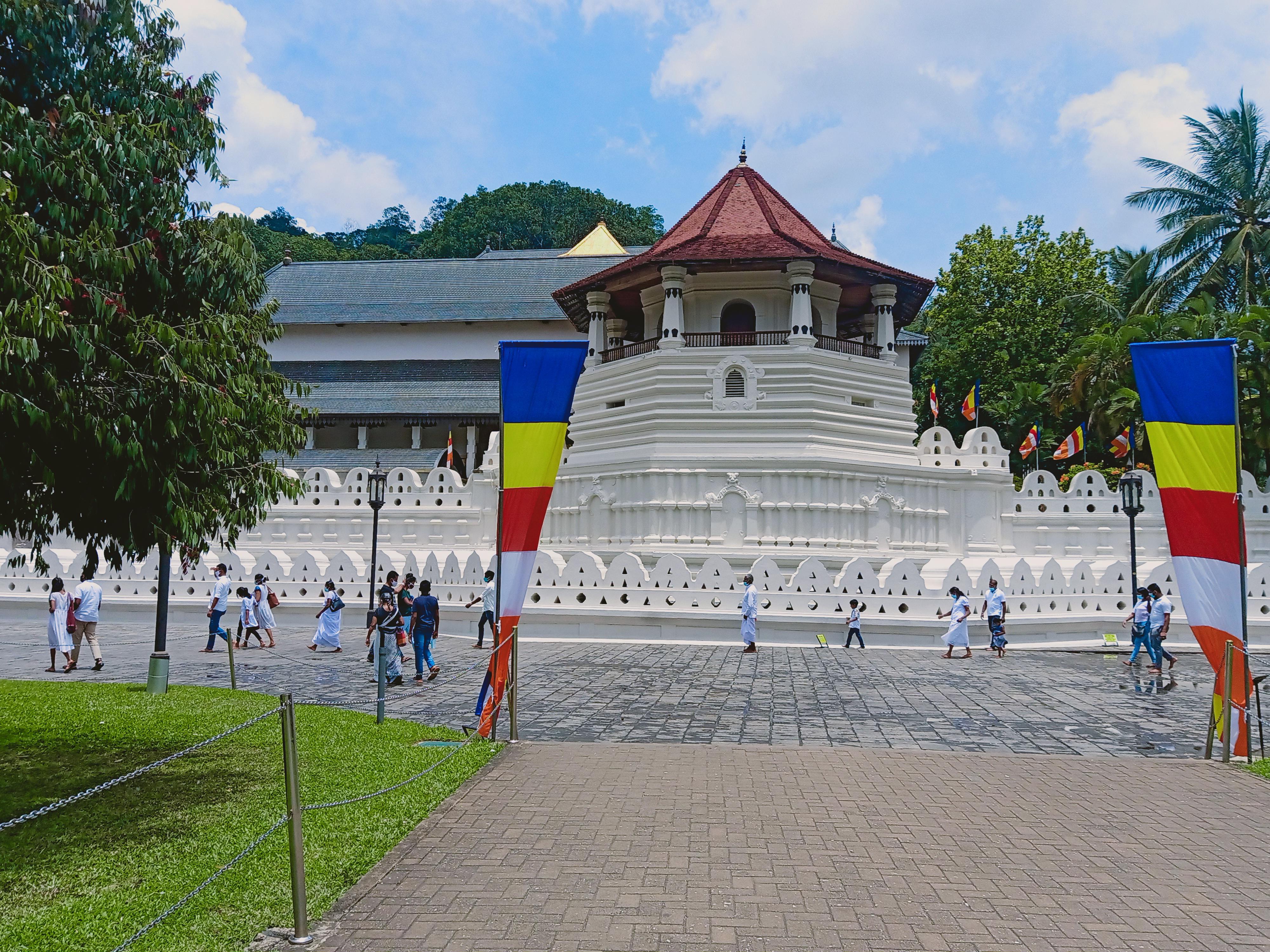 Sri daladha Maligawa - kandy | Scrolller