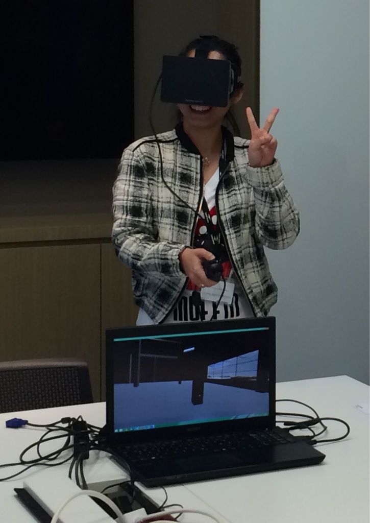 Staff tries oculus rift for the first time | Scrolller