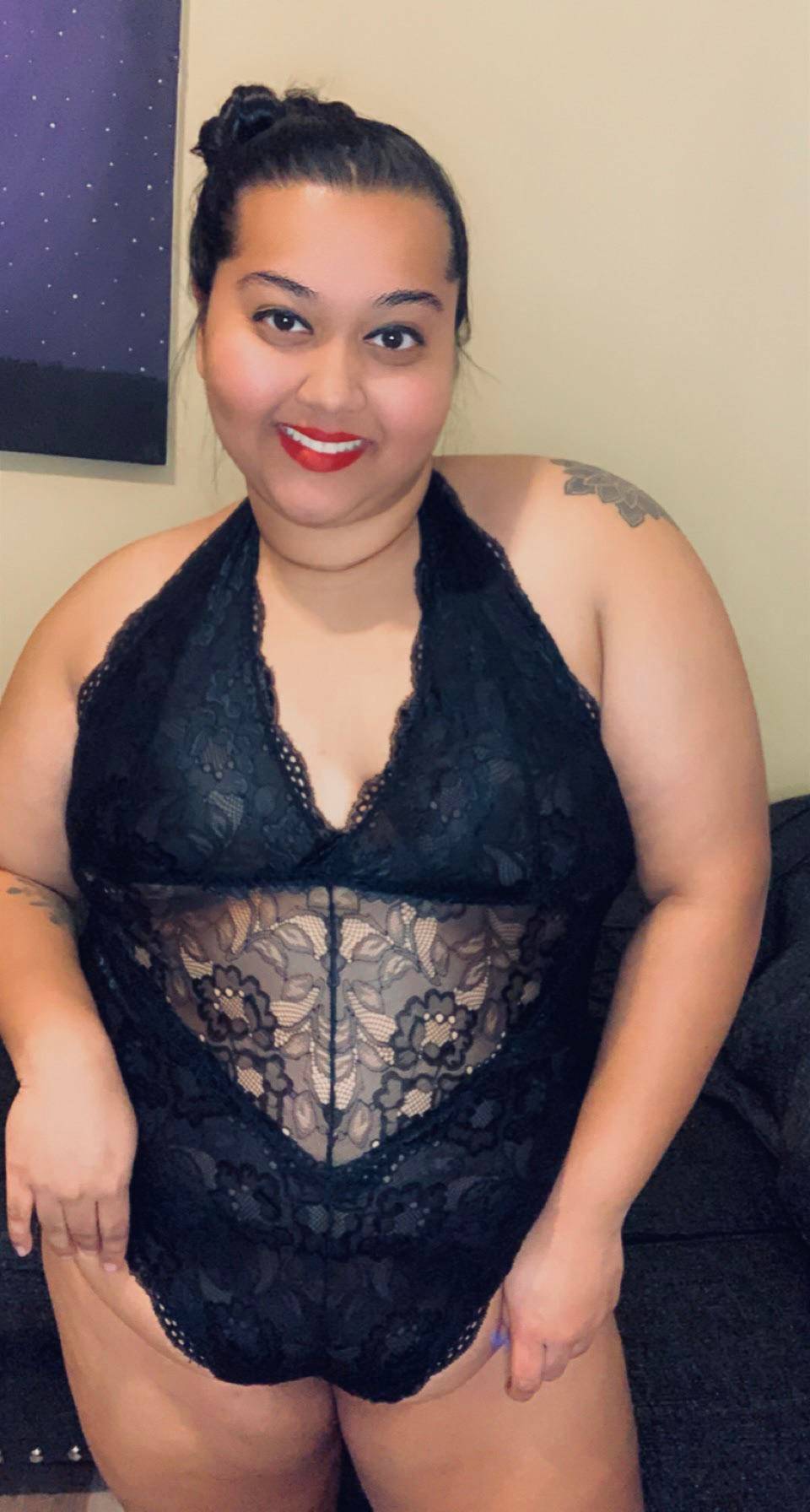 Starting Frisky Friday With A Tease 😉👅 | Scrolller