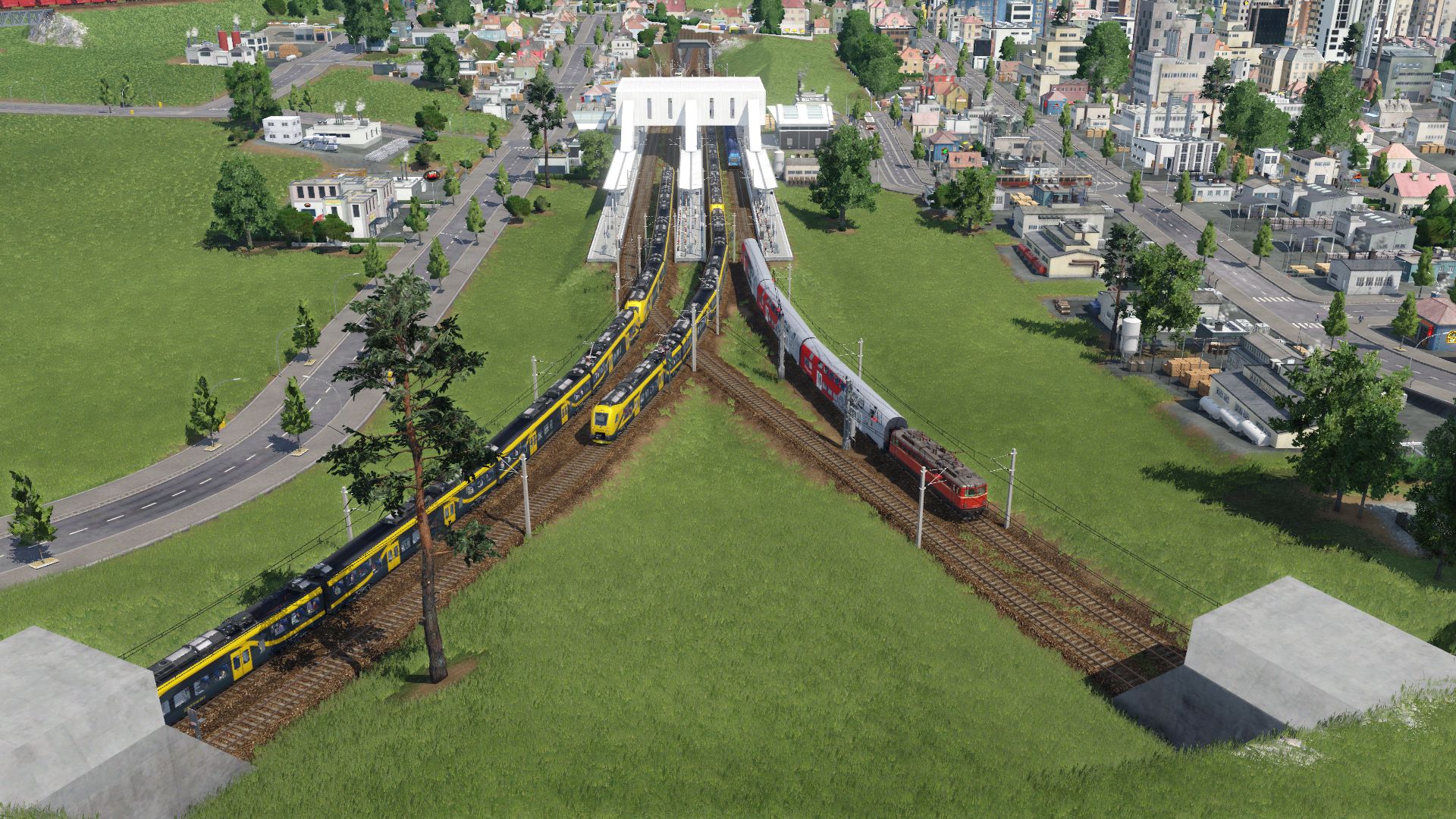 Station between the tunnels | Scrolller