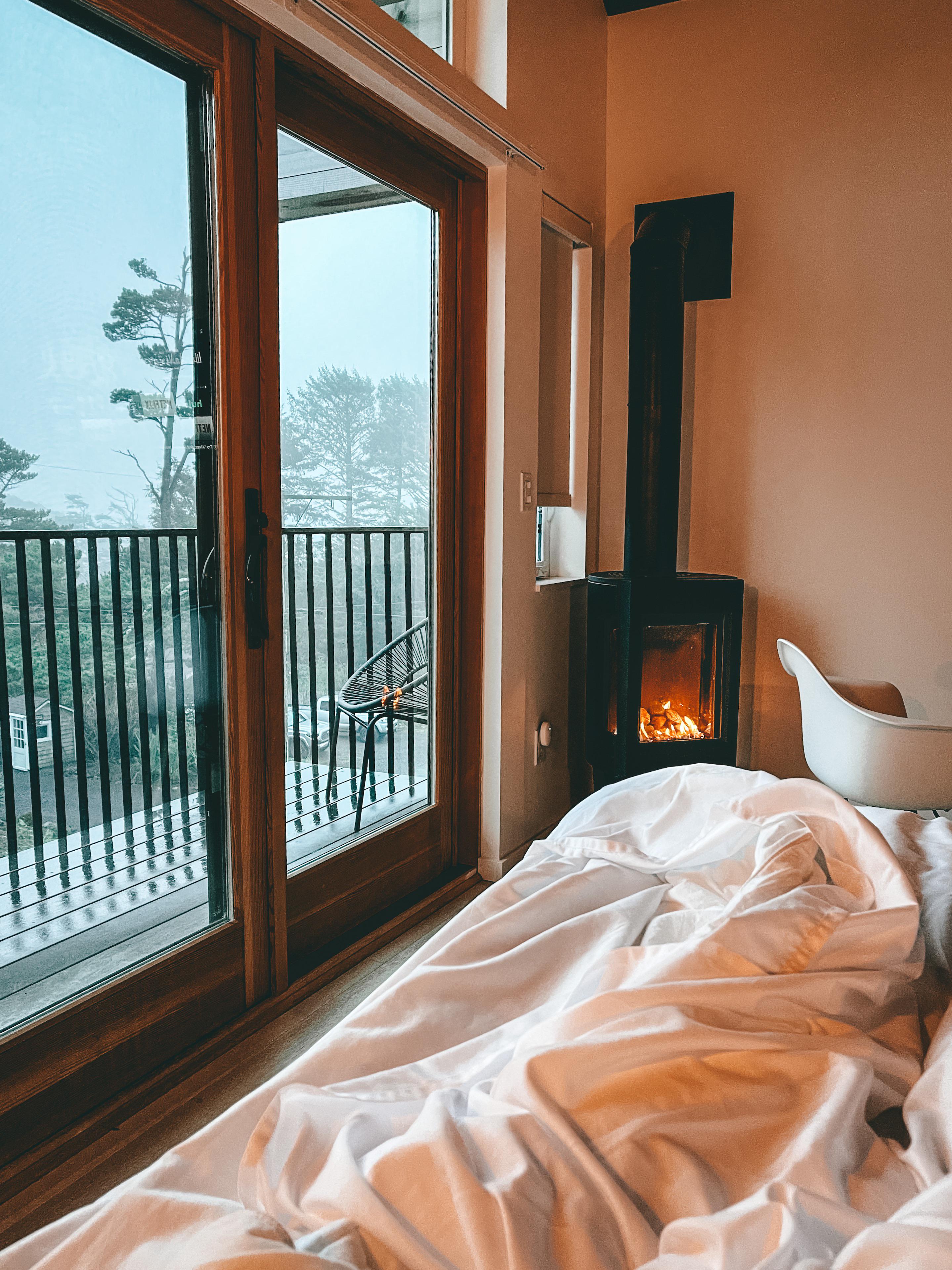 Staying warm on a rainy winter morning. | Scrolller