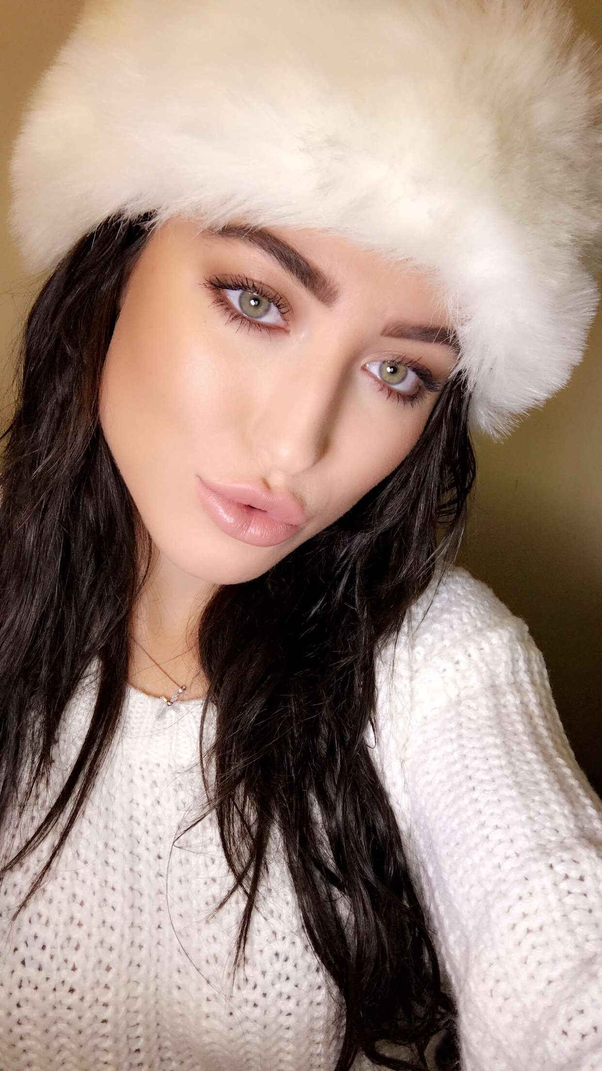 Stephanie Knight | Scrolller