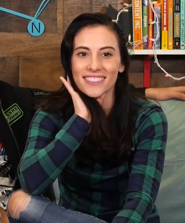 Stephanie looking cute on GTLive | Scrolller