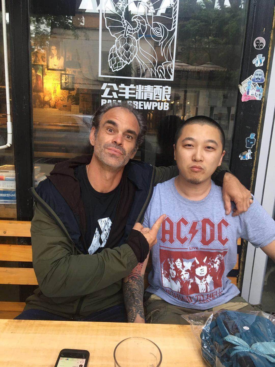 Steven Ogg just visited my friend’s pub 2 hours ago | Scrolller