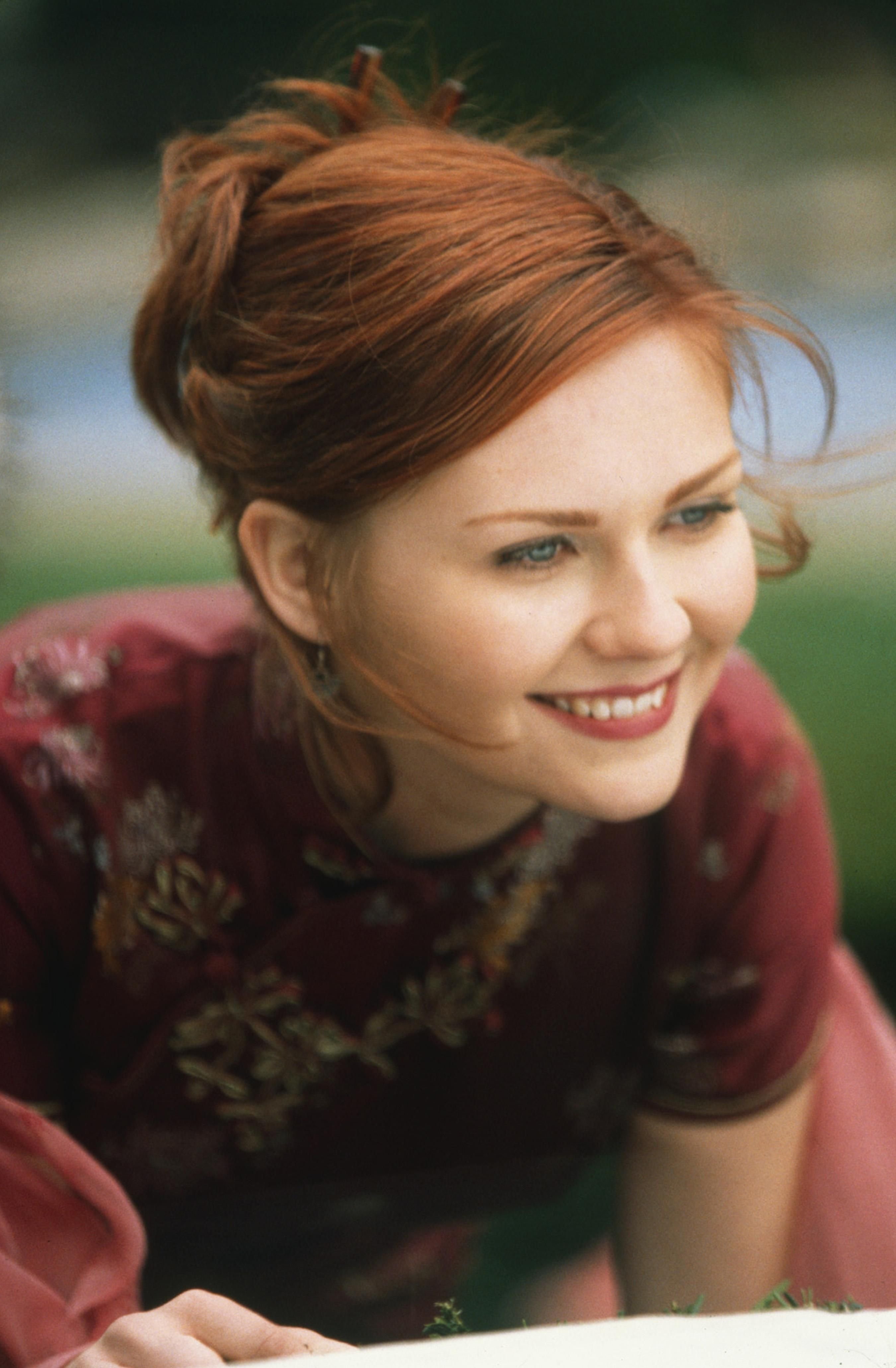 Kirsten Dunst Scrolller