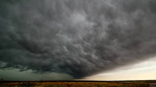 Storm clouds roll in... | Scrolller