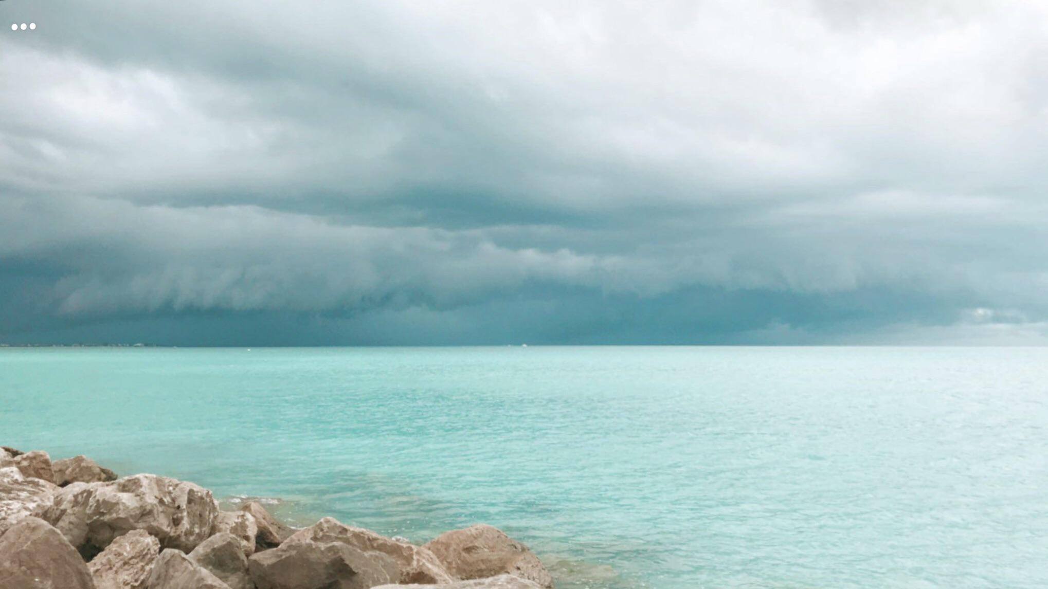 Storm rolling in over upham | Scrolller