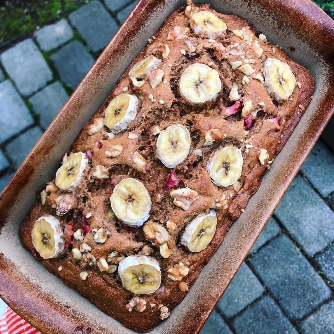 strawberry banana bread 🍓 | Scrolller