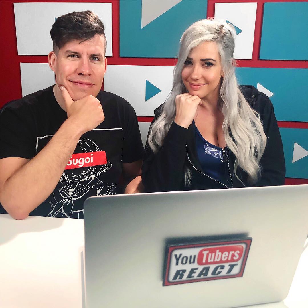 Strike a pose! | Scrolller