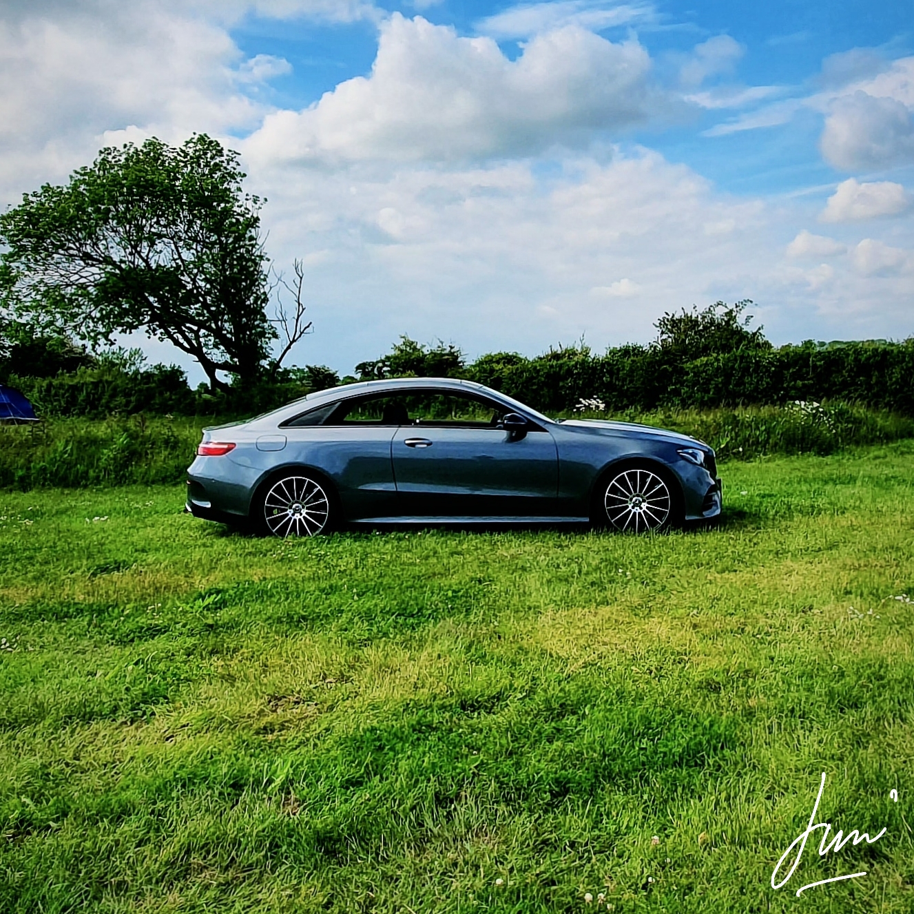 Strike a Pose E-Class Coupe AMG 🚘💥 | Scrolller
