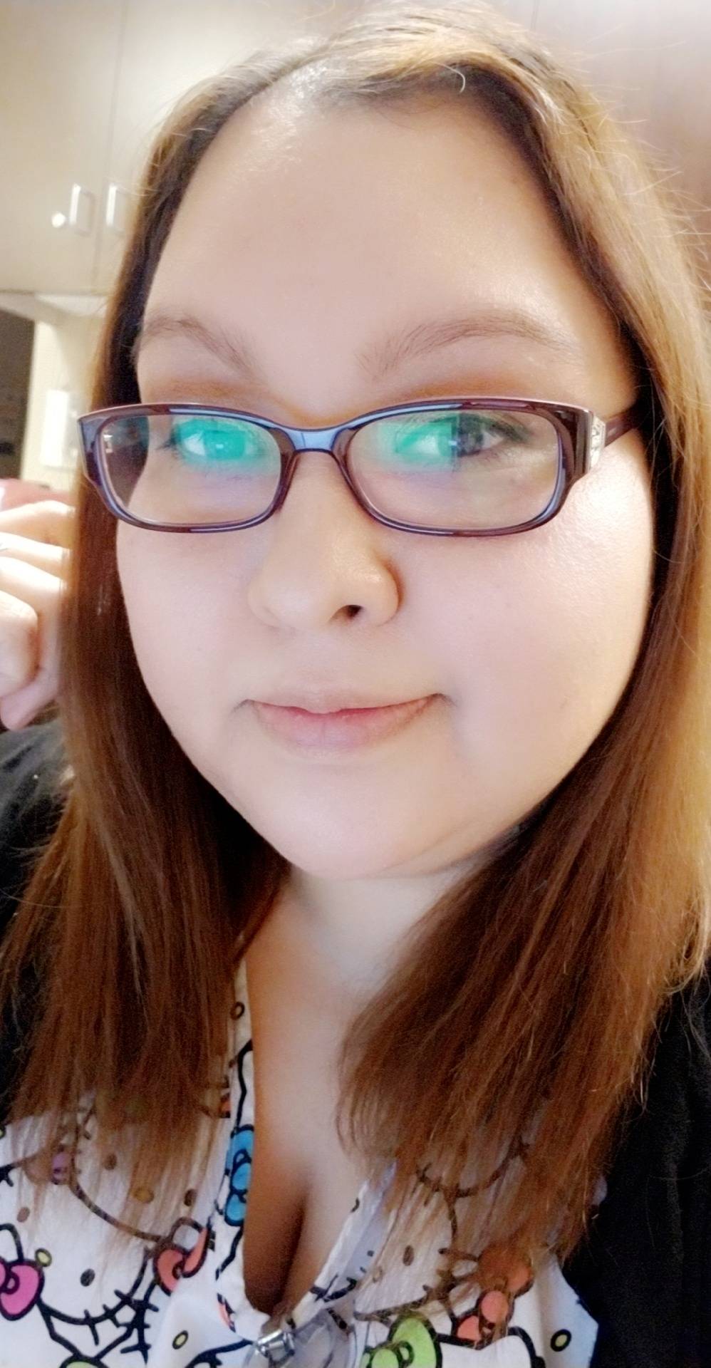 Stuck at work on a Saturday. Cheer me up! 😘 | Scrolller