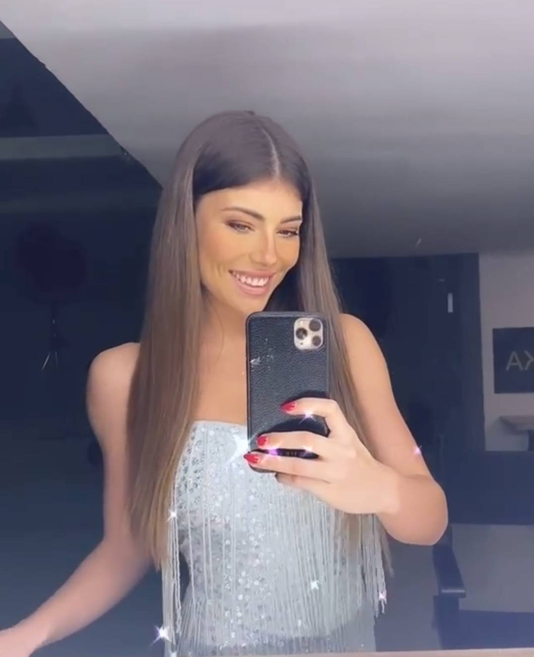 Studio Selfie | Scrolller