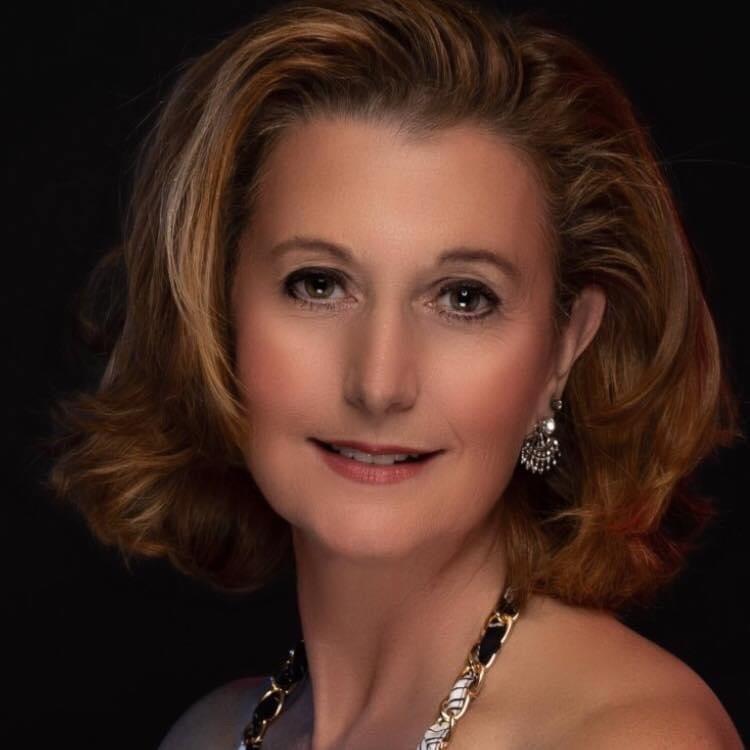 Stunning Stacey | Scrolller