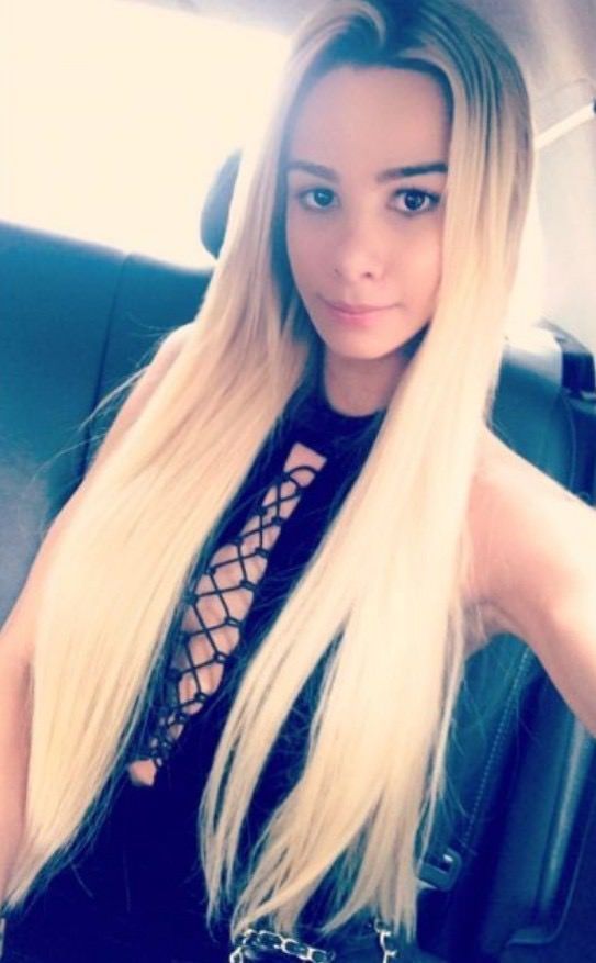 Stunning ts | Scrolller