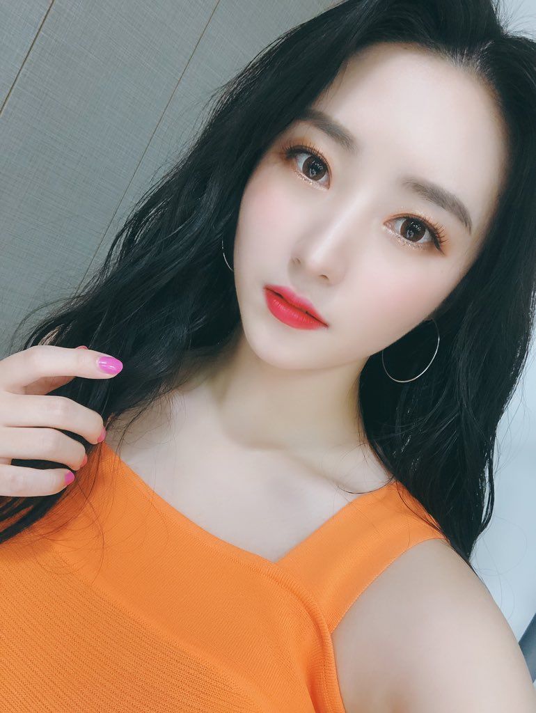 SuA | Scrolller