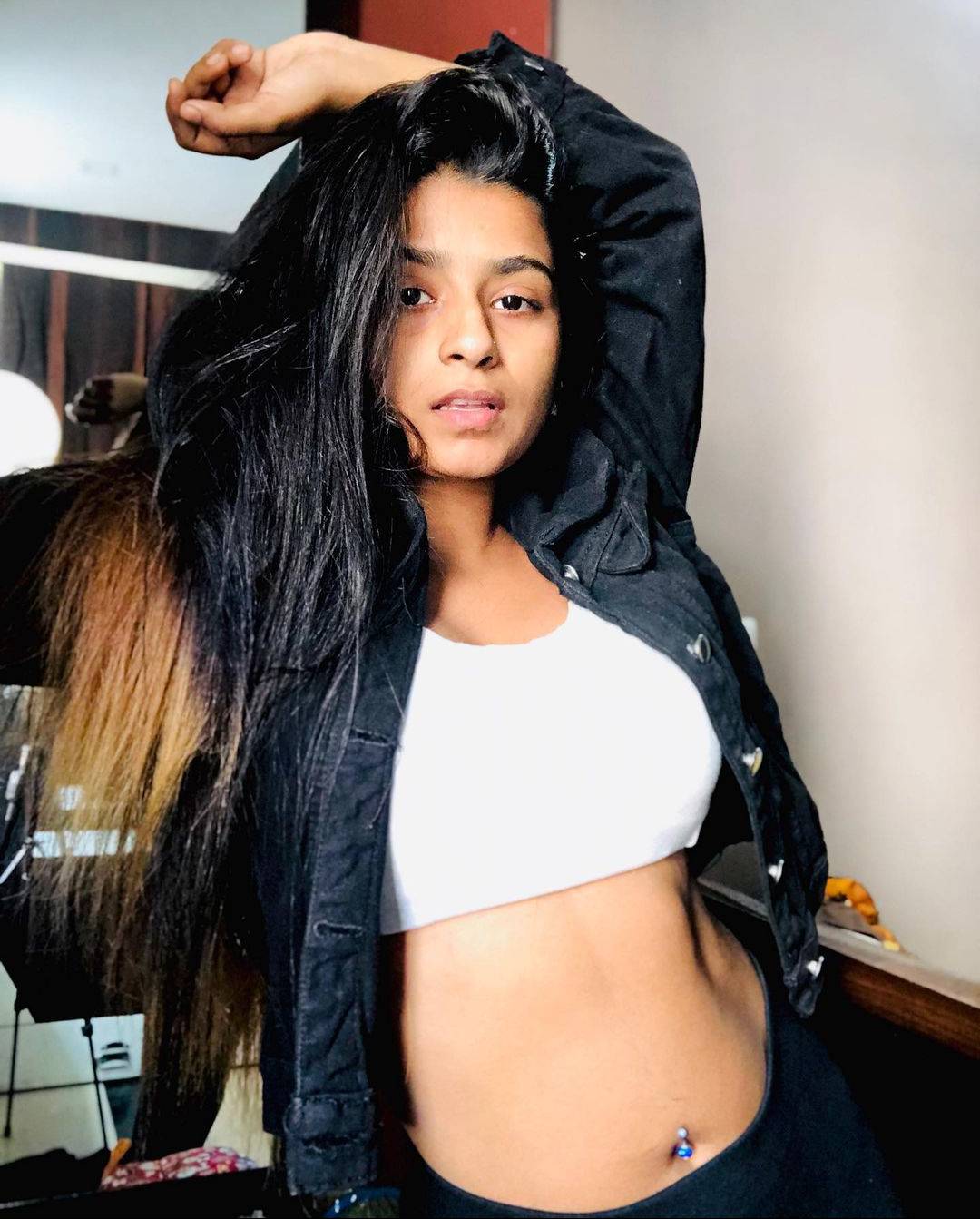 Suhana Khan - want to lick her huge belly and squeeze her tits | Scrolller