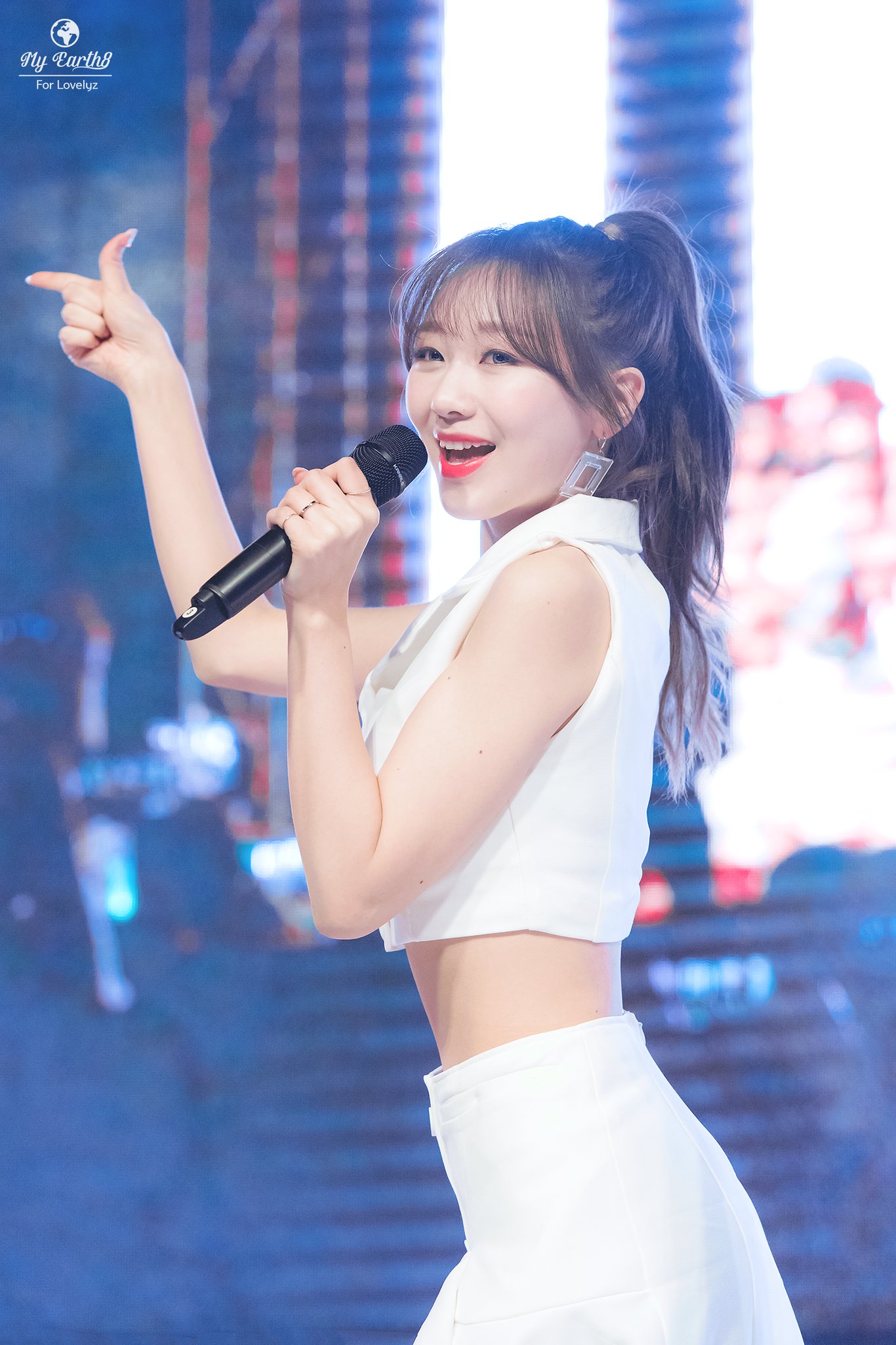Sujeong in white | Scrolller