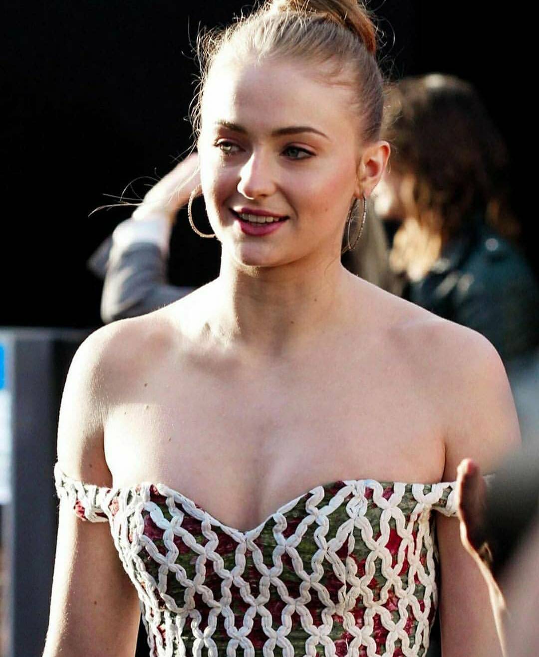 Sultry looks | Scrolller