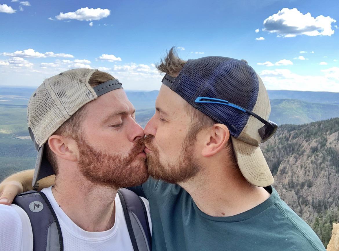 Summit Smooch | Scrolller