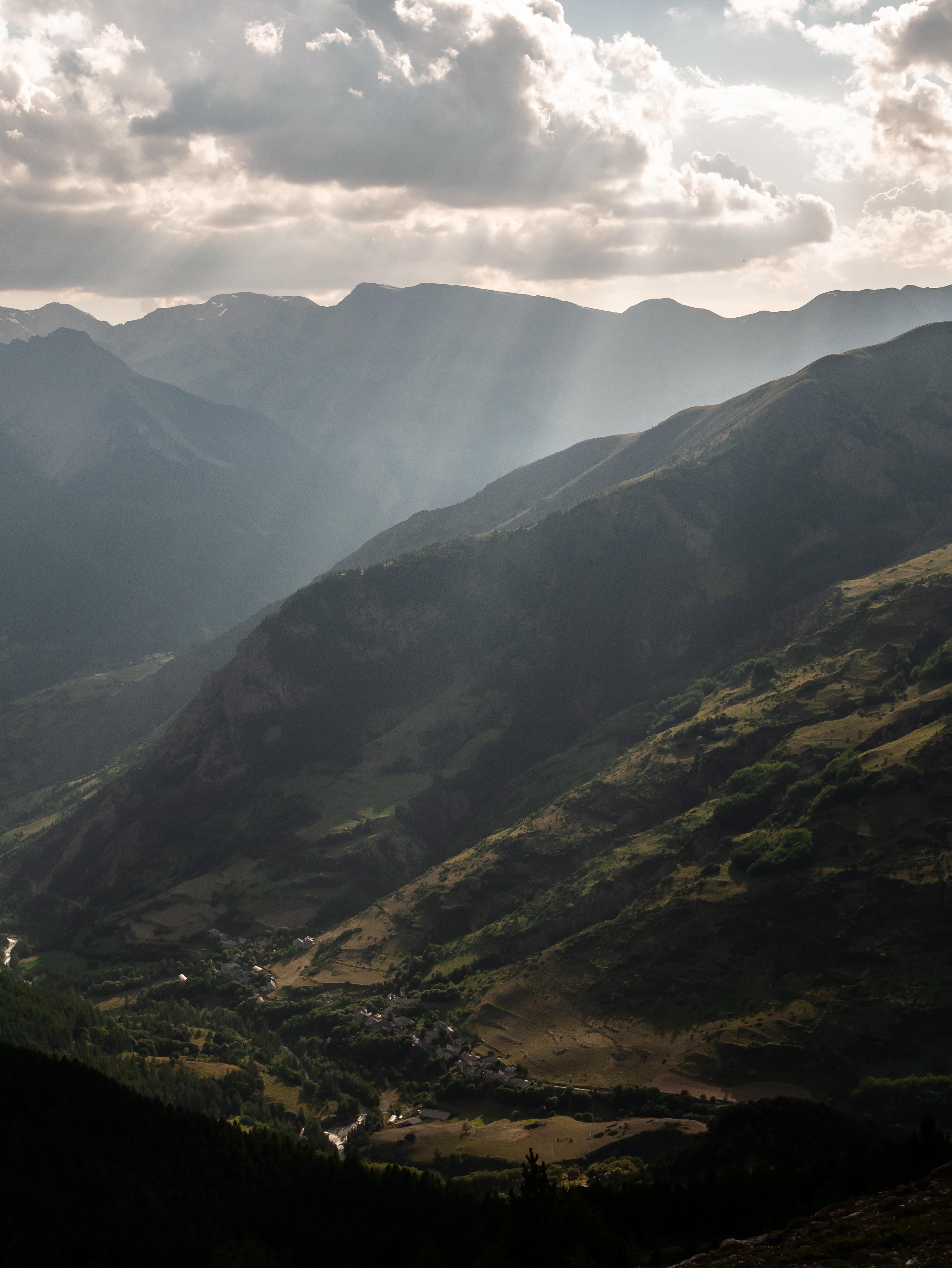 Sunbeams — G80, pana 25mm F1.7 | Scrolller
