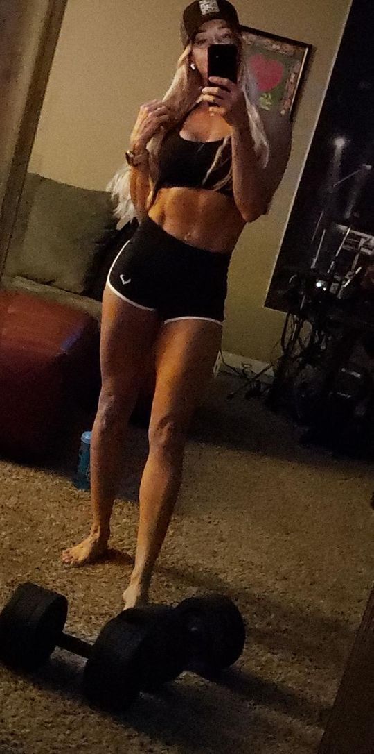 Super fit competitor Emily. Amazing fitness women, workout girls | Scrolller