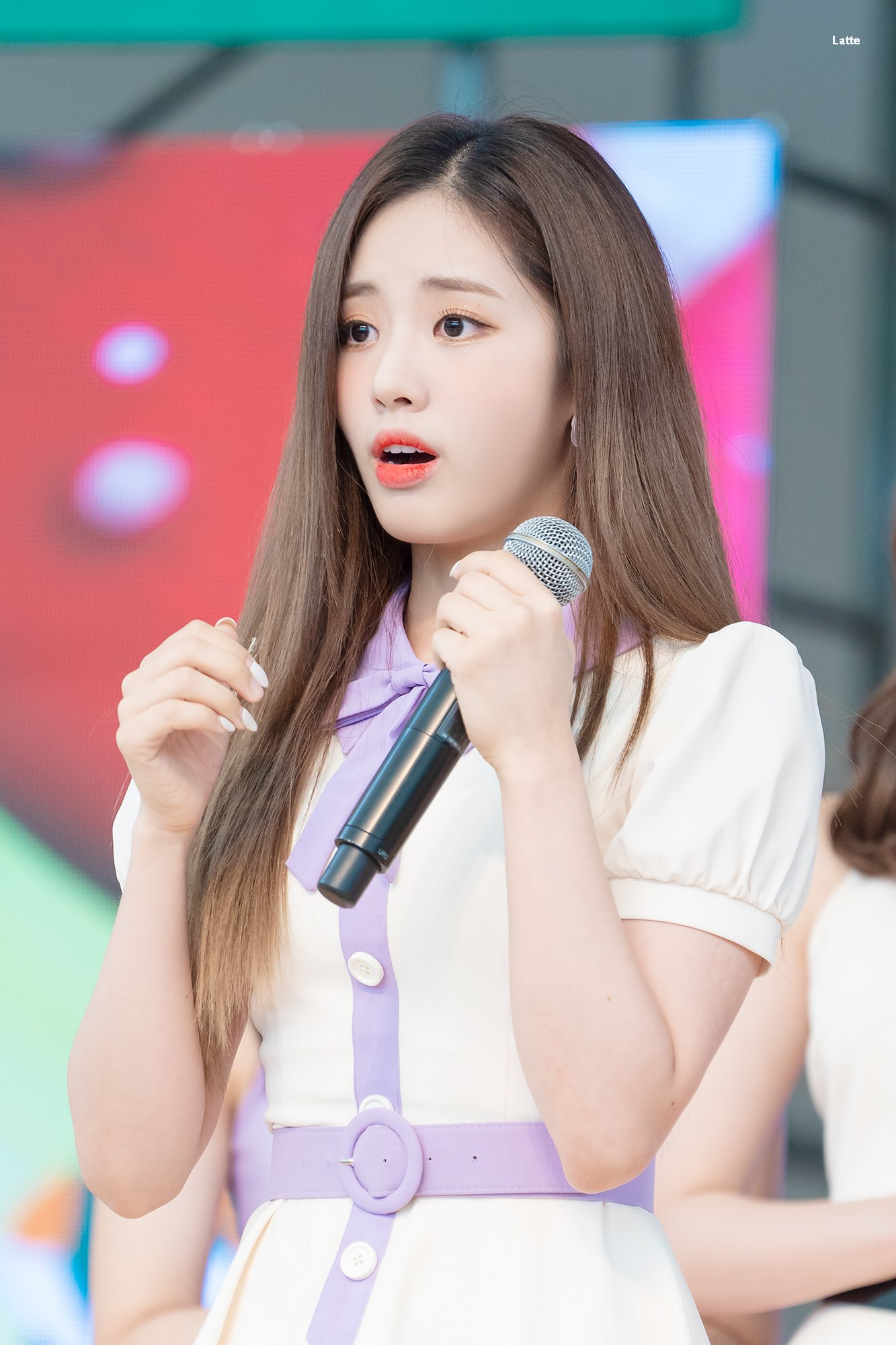 Surprised Jiwon | Scrolller