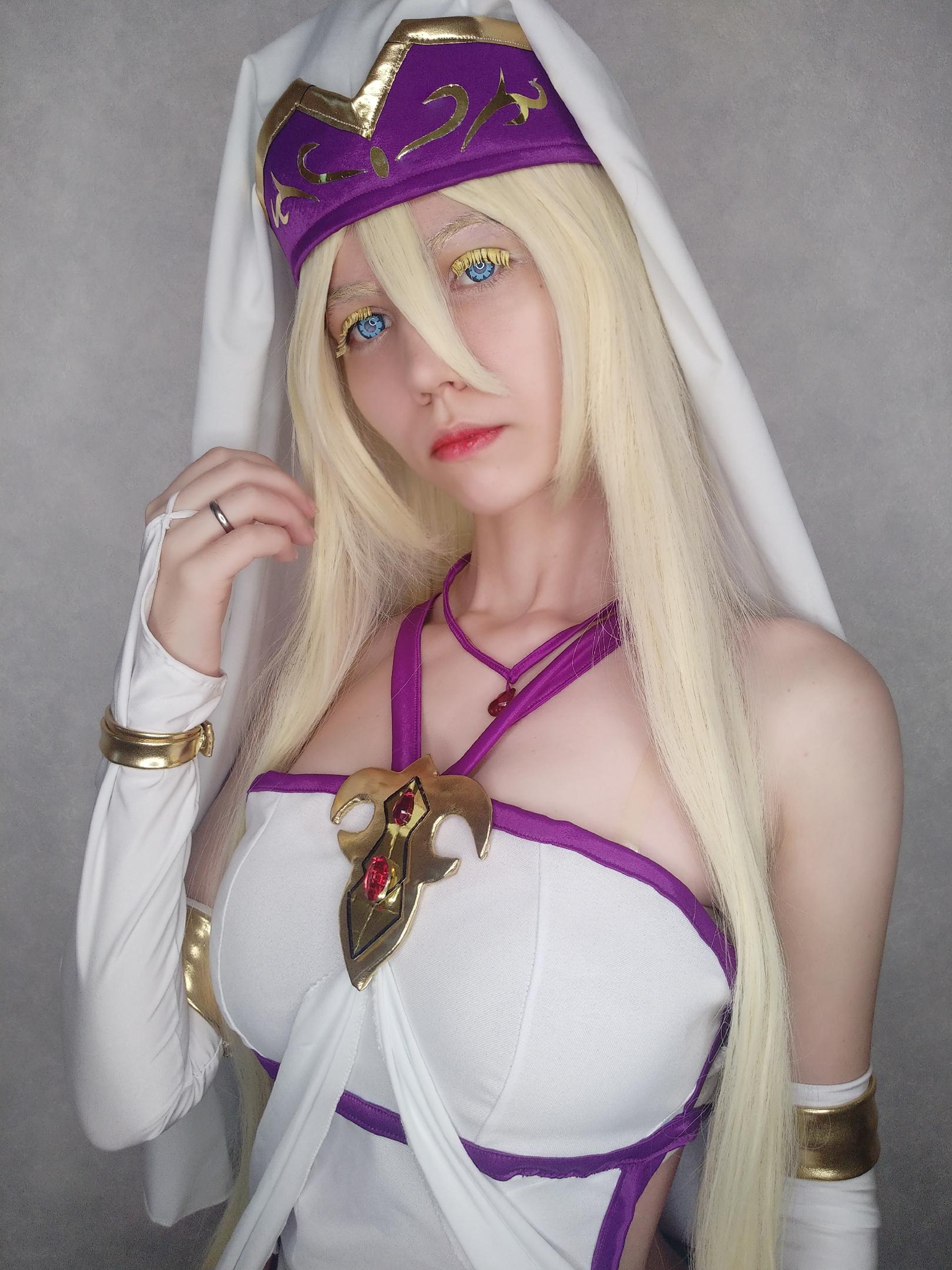Sword Maiden cosplay by Natariya | Scrolller