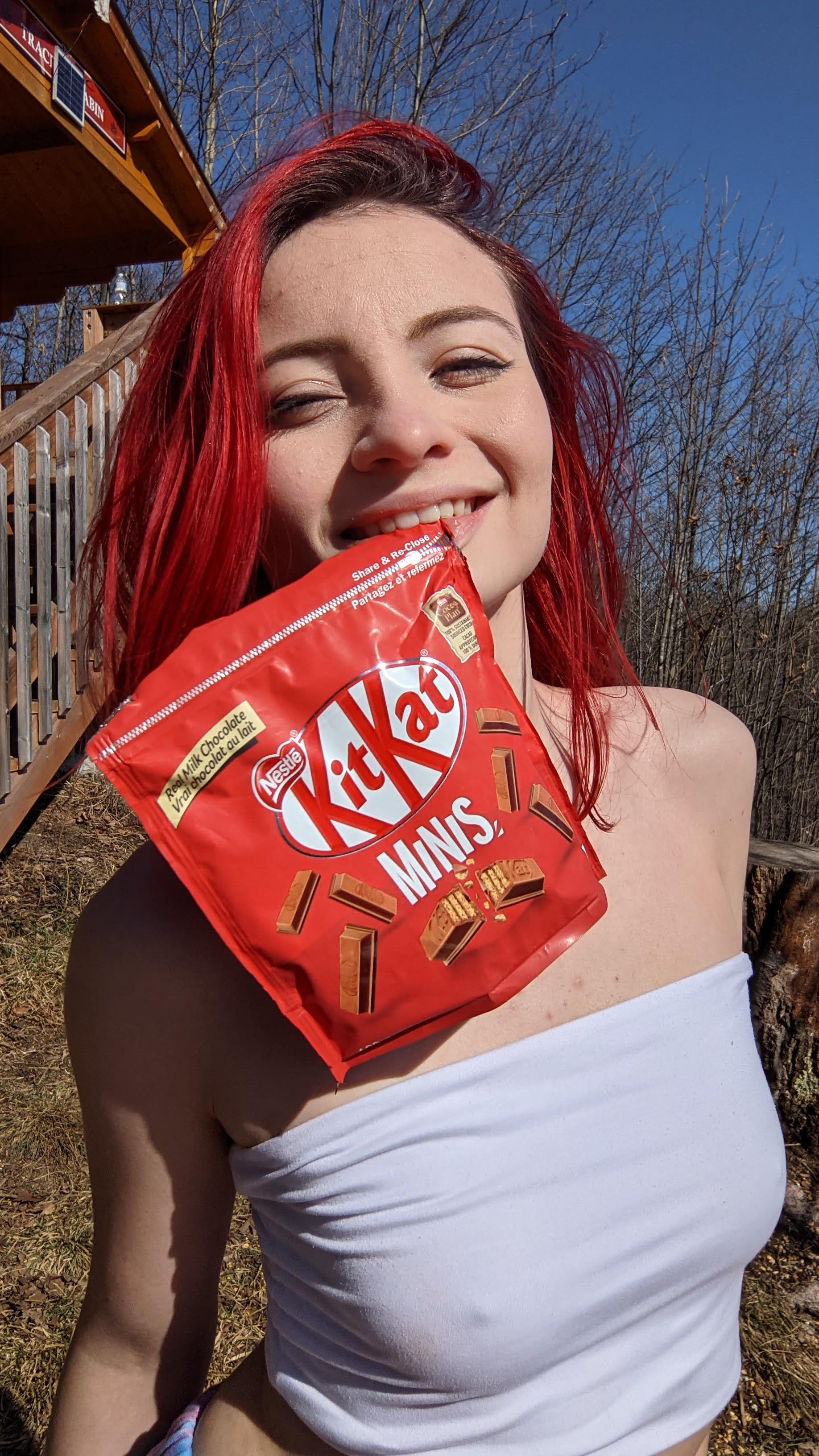 Take a break! Share a kit kat with me! | Scrolller