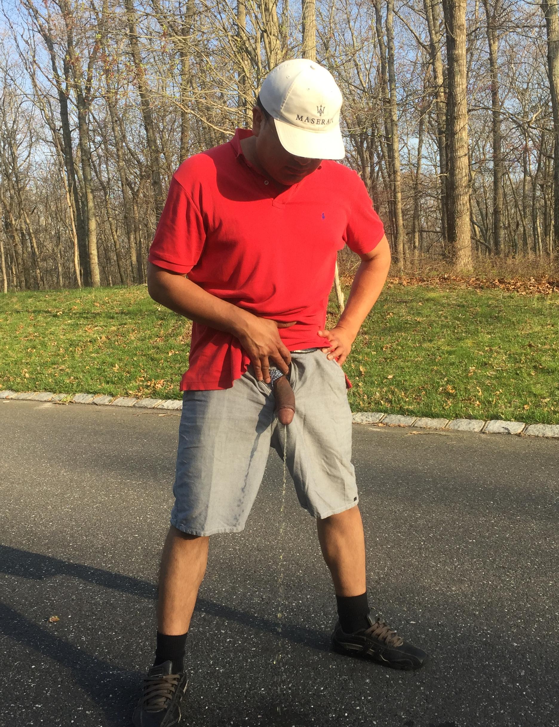 Taking a leak on the street | Scrolller