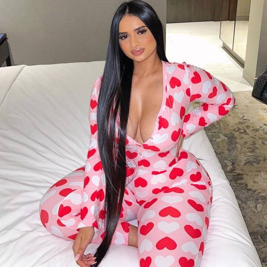 Tanya Ali | Scrolller