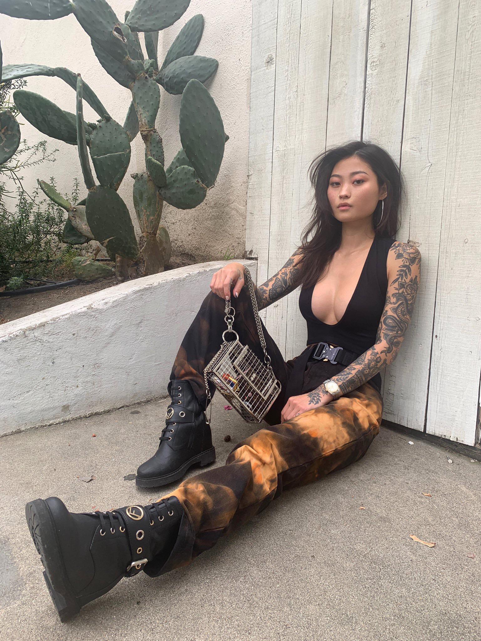 Tattooed Baddie | Scrolller