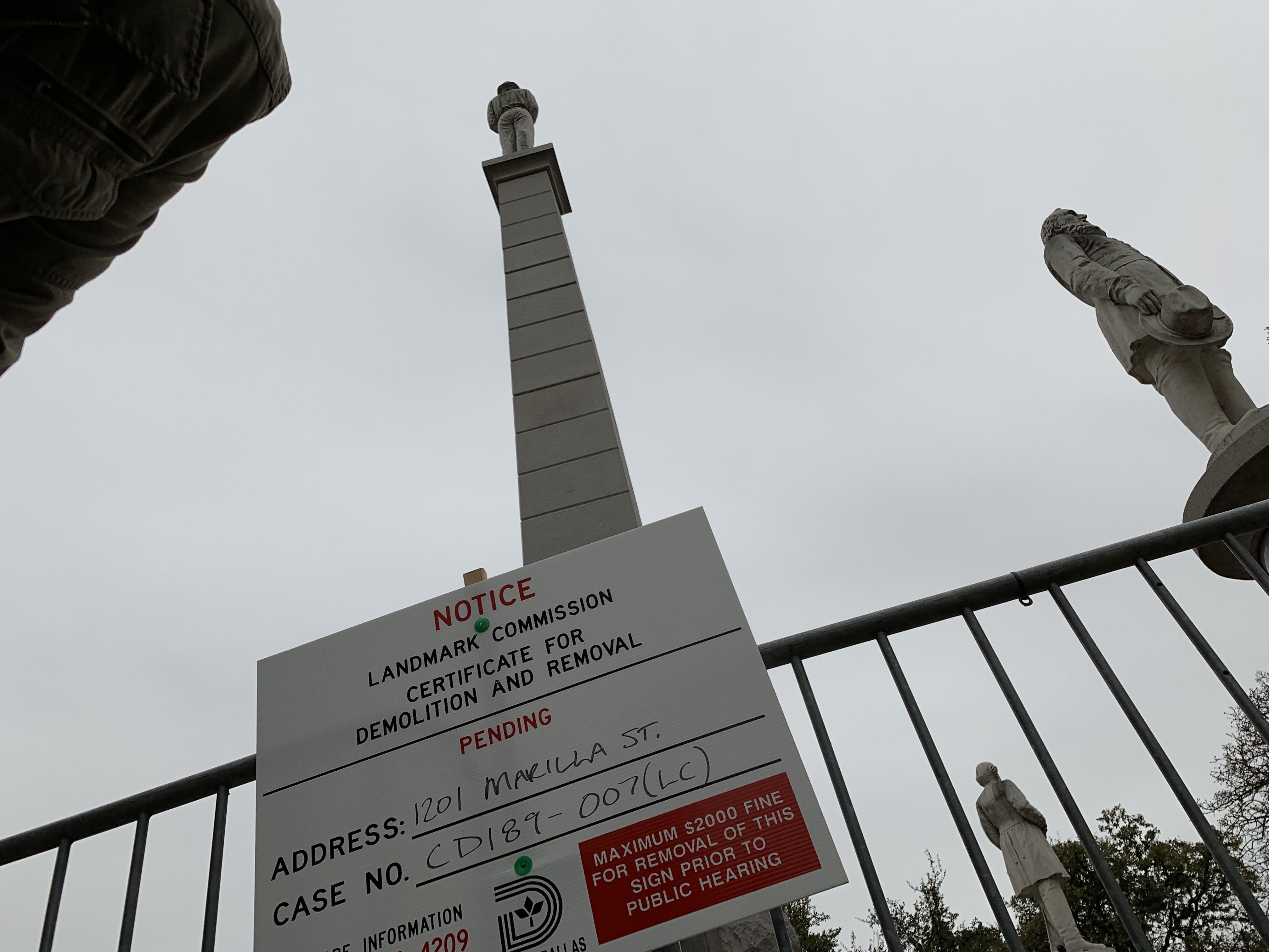 Tearing down a large confederate statue next to City Hall | Scrolller