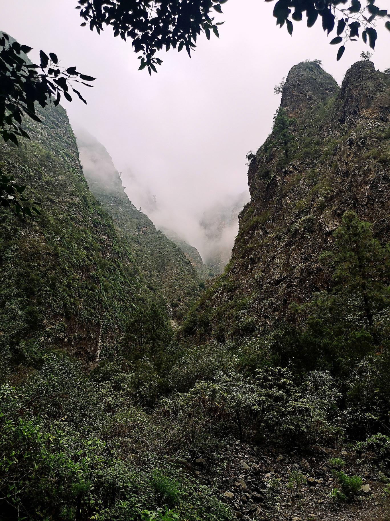 Tenerife cliffs [OC] (2736x3648) | Scrolller