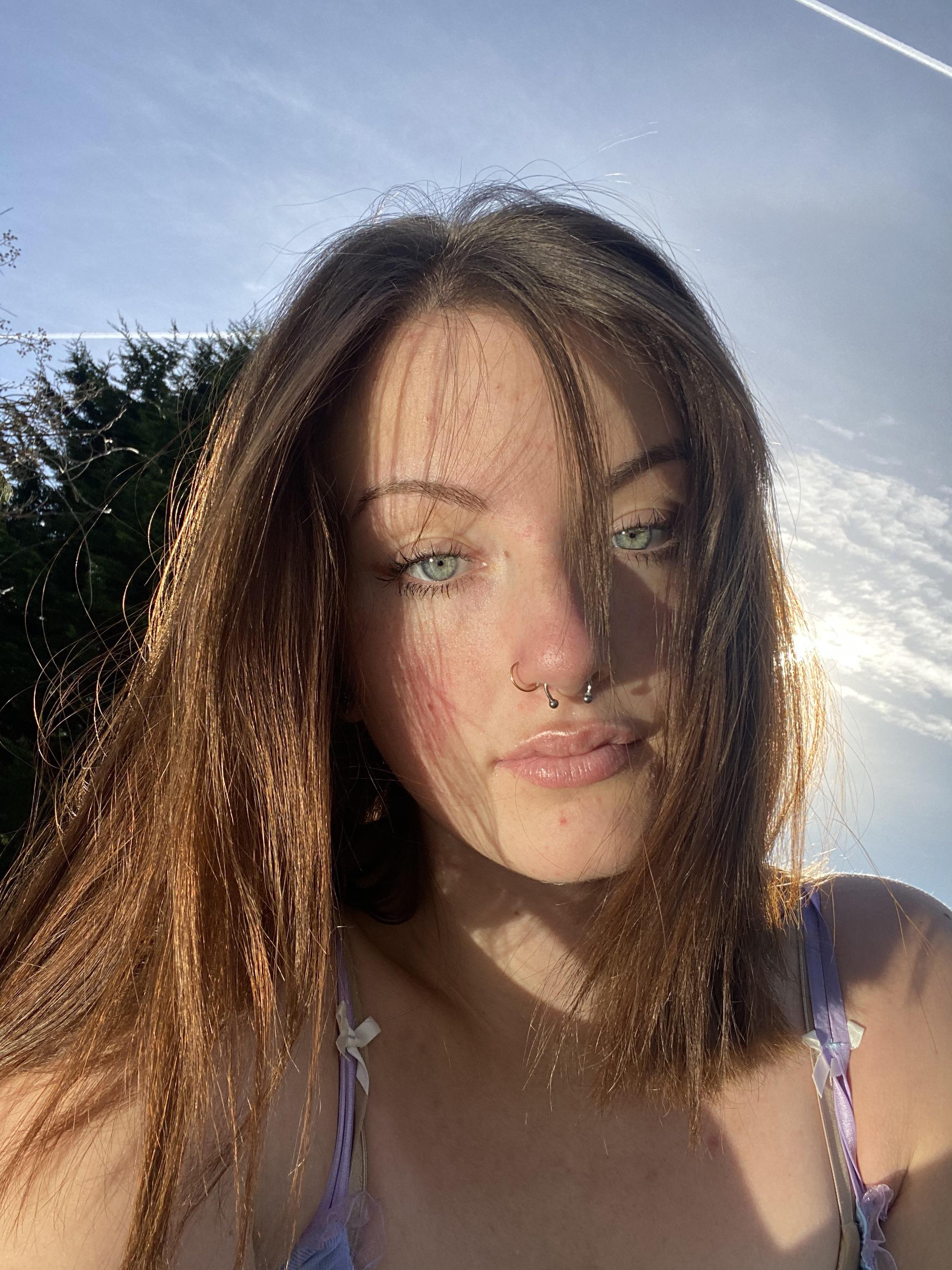 text me :))) | Scrolller