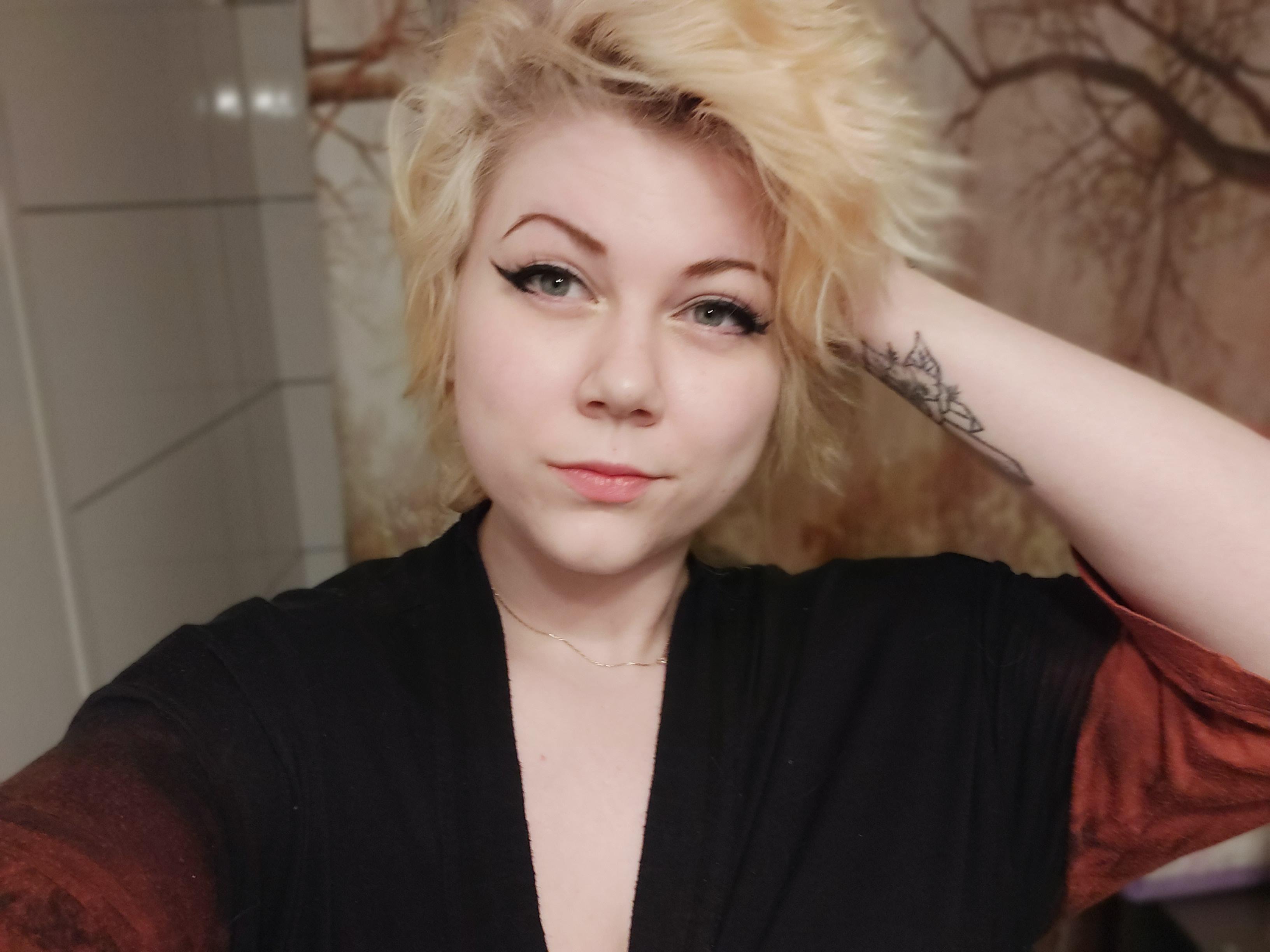 Thank goodness it's Friday [F22] | Scrolller