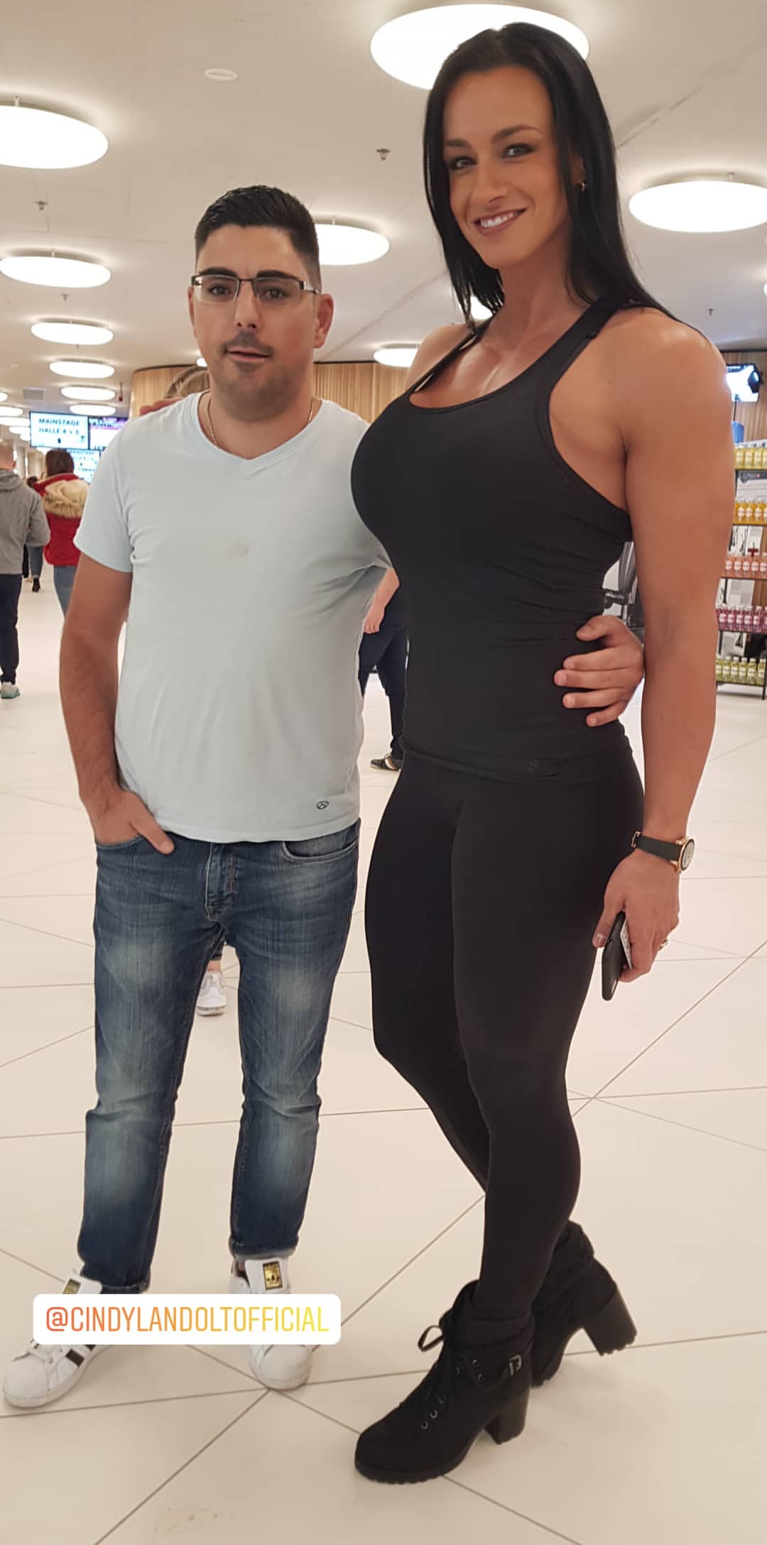 That height difference :o.... | Scrolller