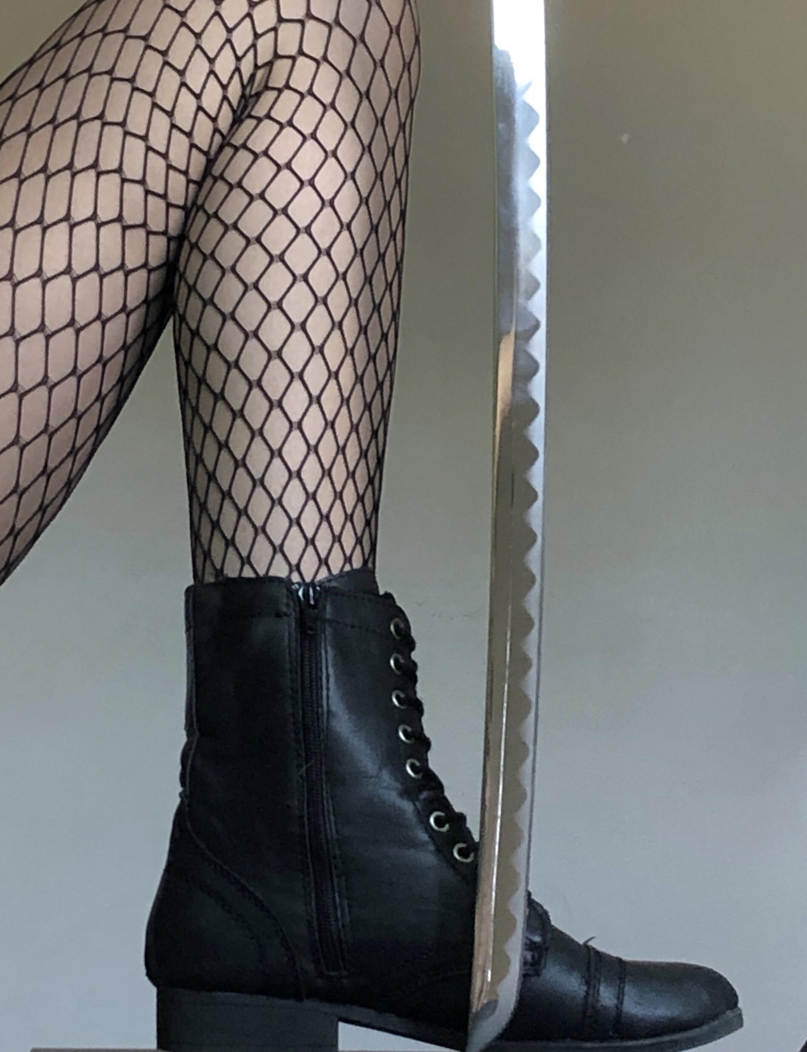 ⚔️the bigger the blade, the deeper the pain⚔️ | Scrolller