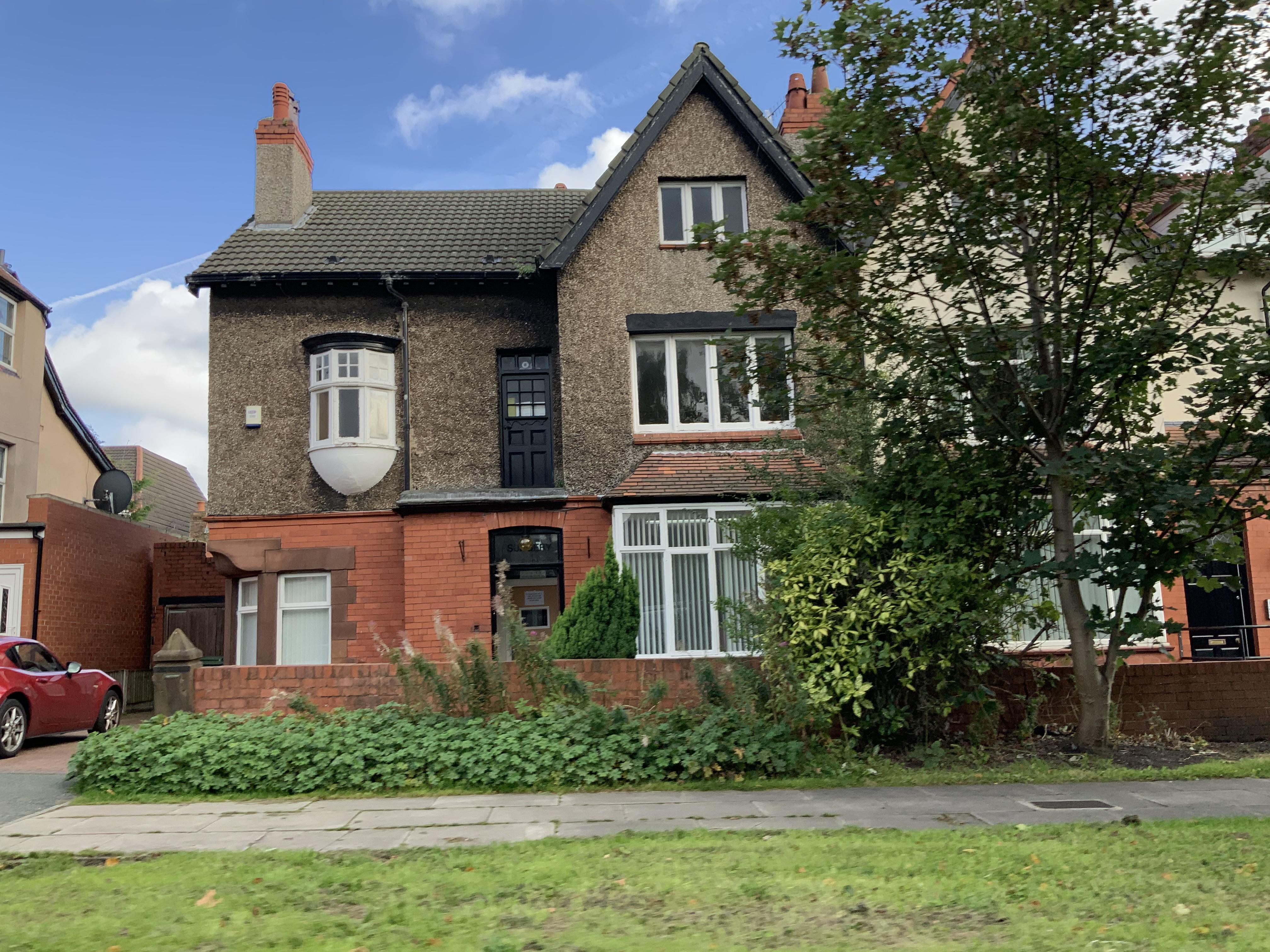 The door on this surgery | Scrolller