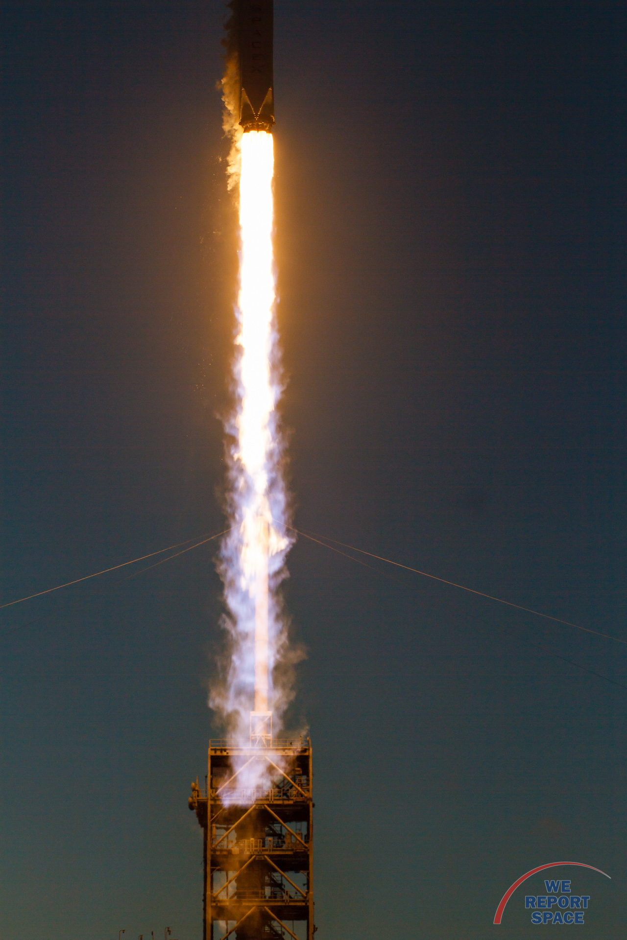 The fiery flame tail of SpaceX's Falcon 9 rocket, October 11, 2017 [OC][1280x1920] | Scrolller