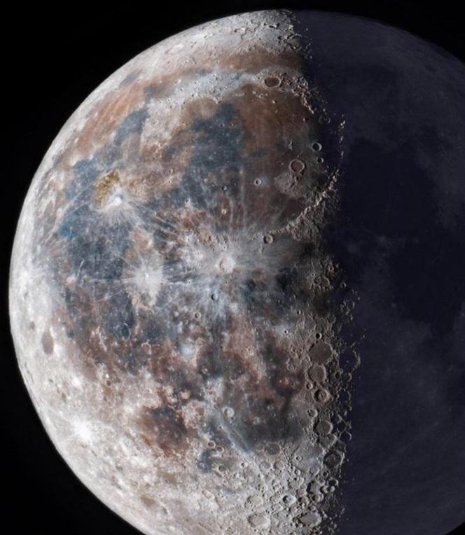 The most beautiful picture of our moon | Scrolller