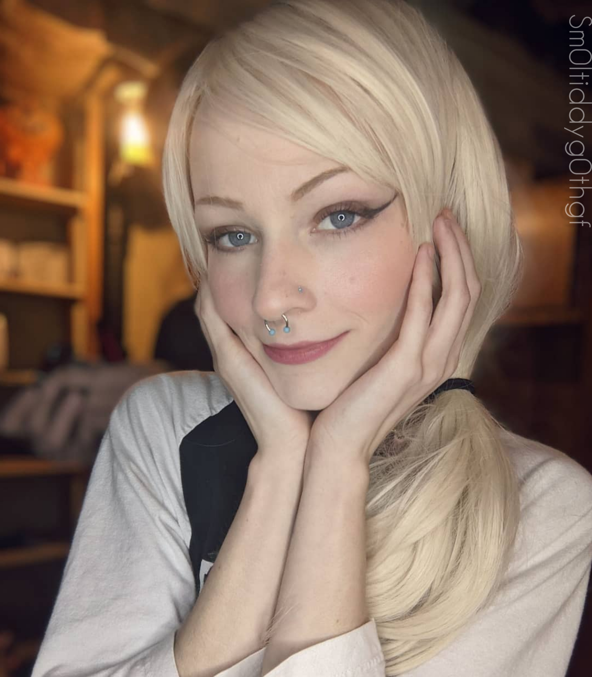 the reflection of my light is in my eyeballs but here is my face 🥺 | Scrolller