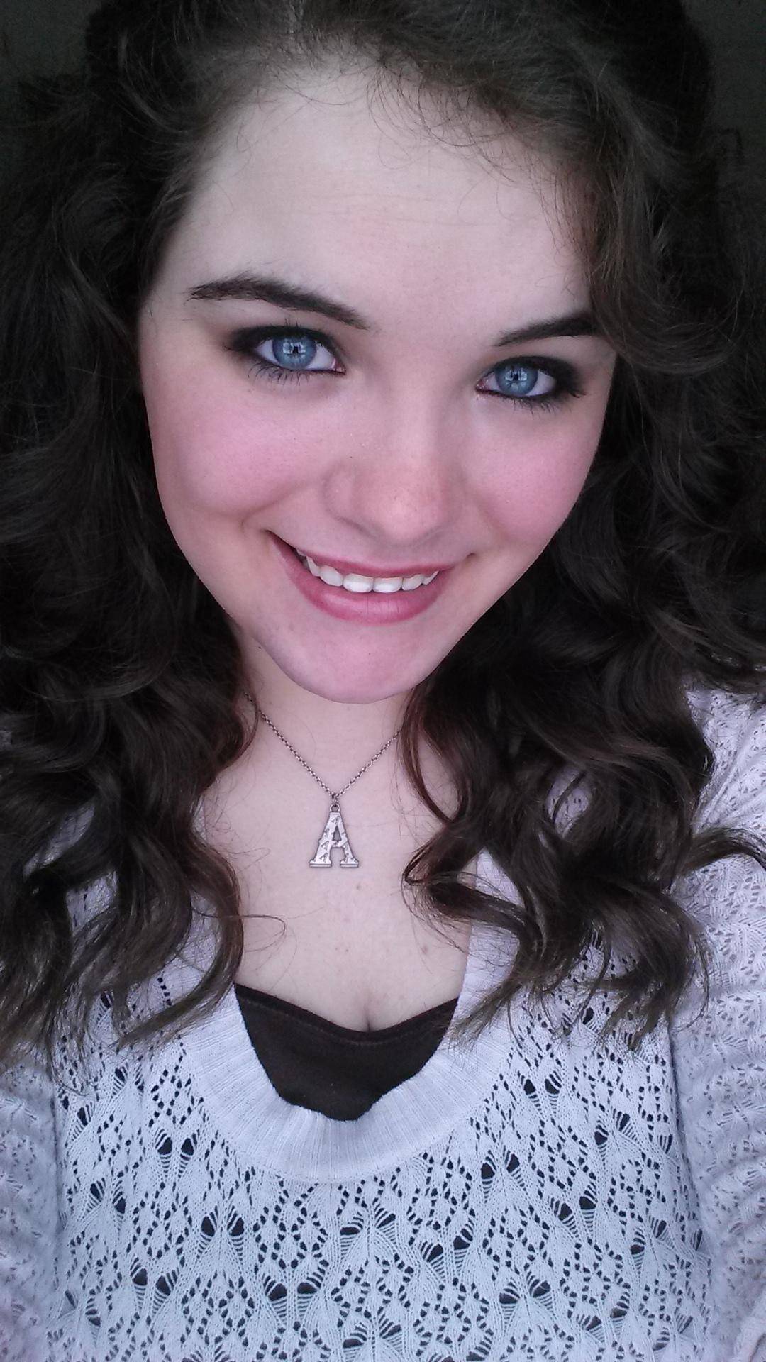 The reflection of the snow makes my eyes look really blue, which makes my face kinda nice ...