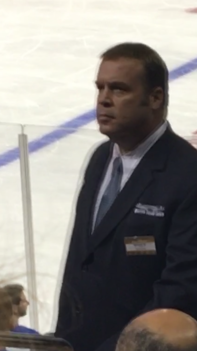 The security guard at MSG looks like AV... | Scrolller