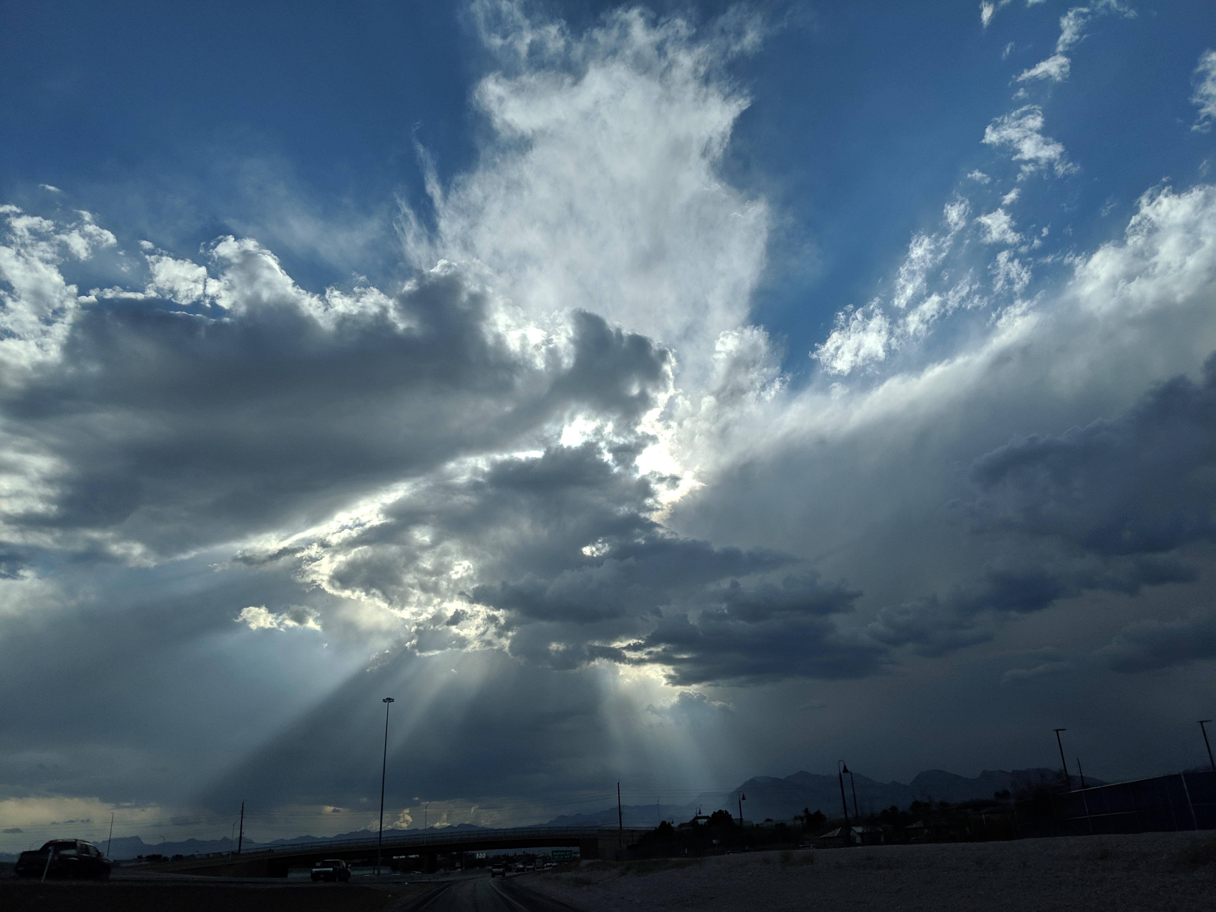 The sun behind these clouds | Scrolller