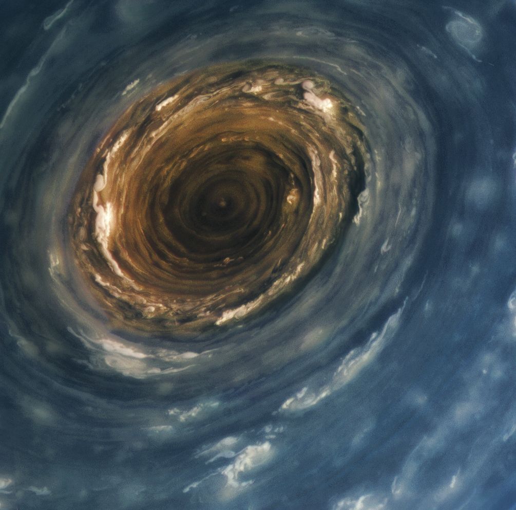 The vortex at Saturn’s north pole | Scrolller