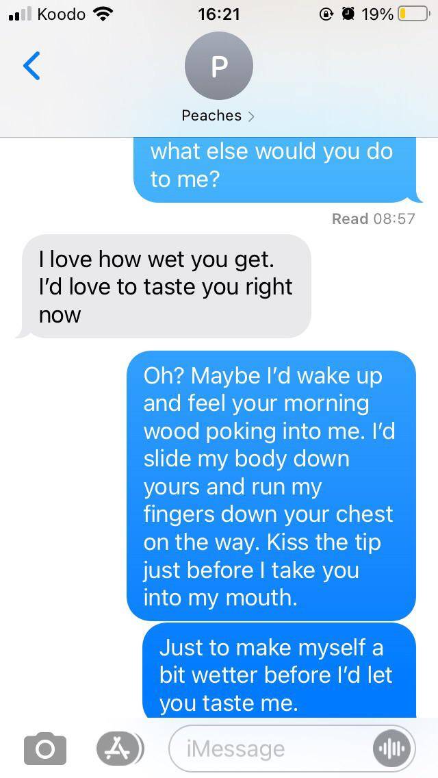 The wife texting with her hookup, I think she’s addicted 😈😈 | Scrolller