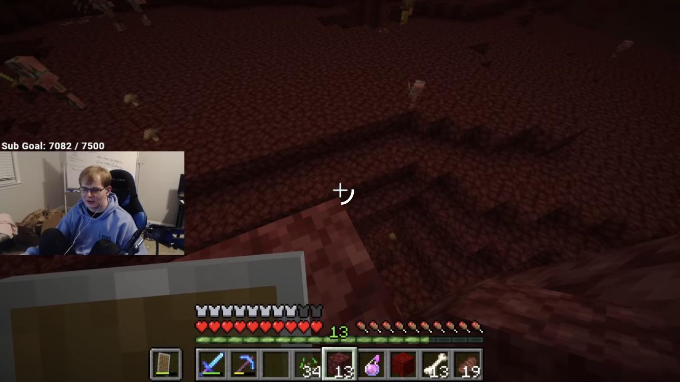 the youtube loading icon circled perfectly around the little minecraft crosshair | Scrolller