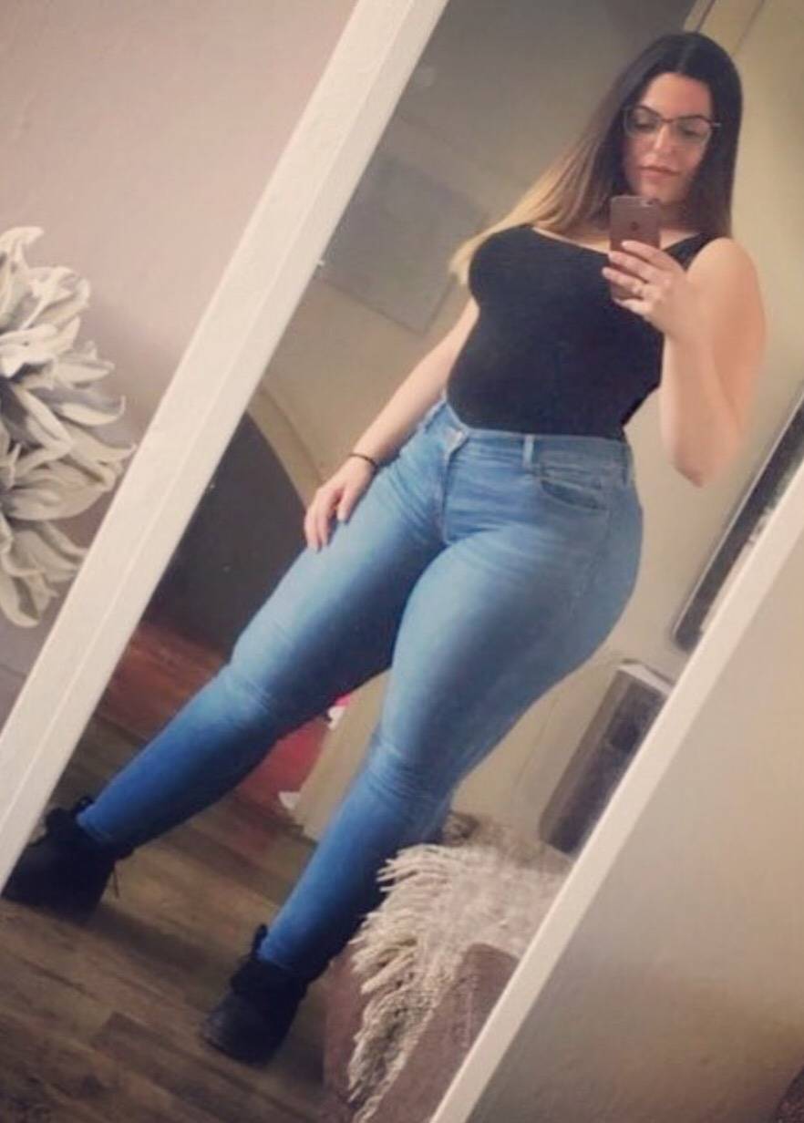 Thickest. Selfie. Ever. | Scrolller