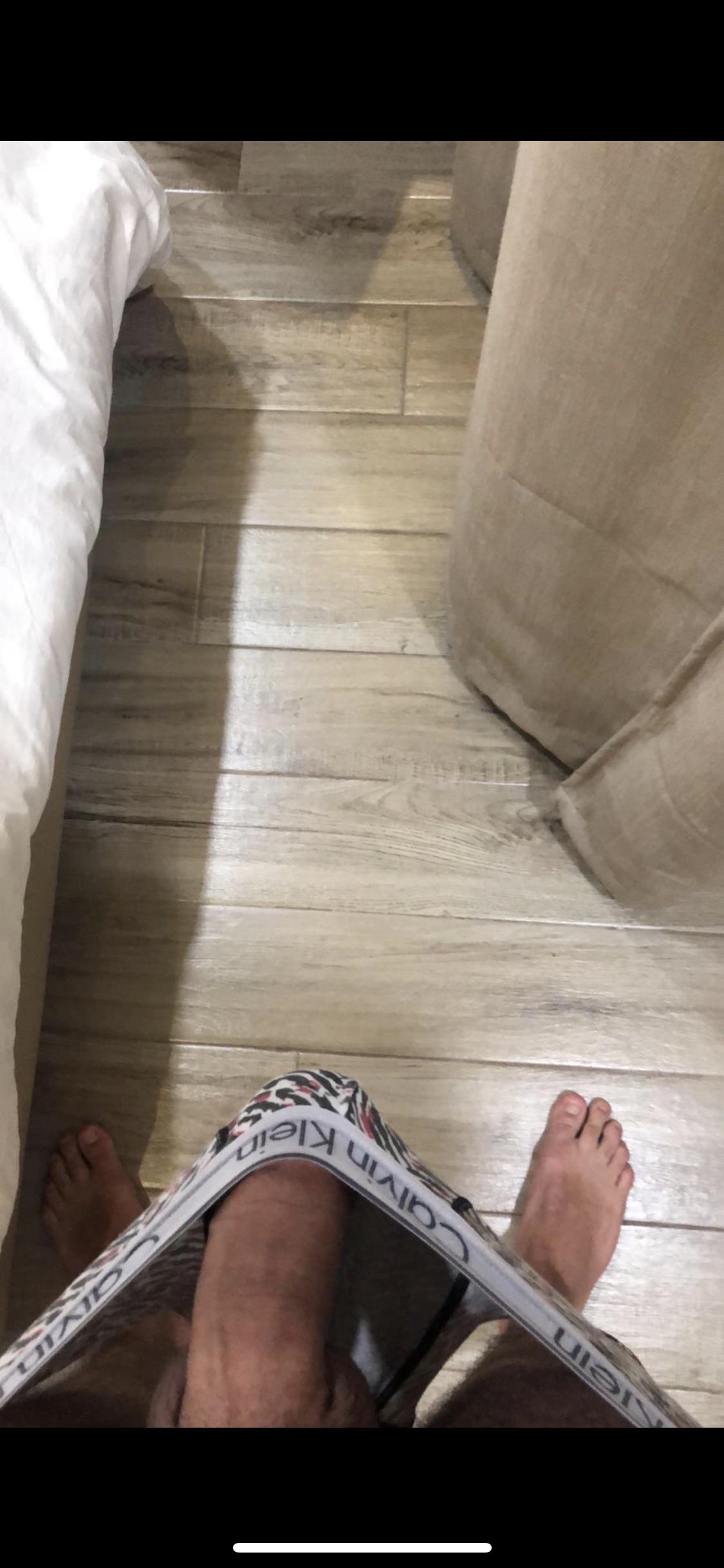 Third leg | Scrolller